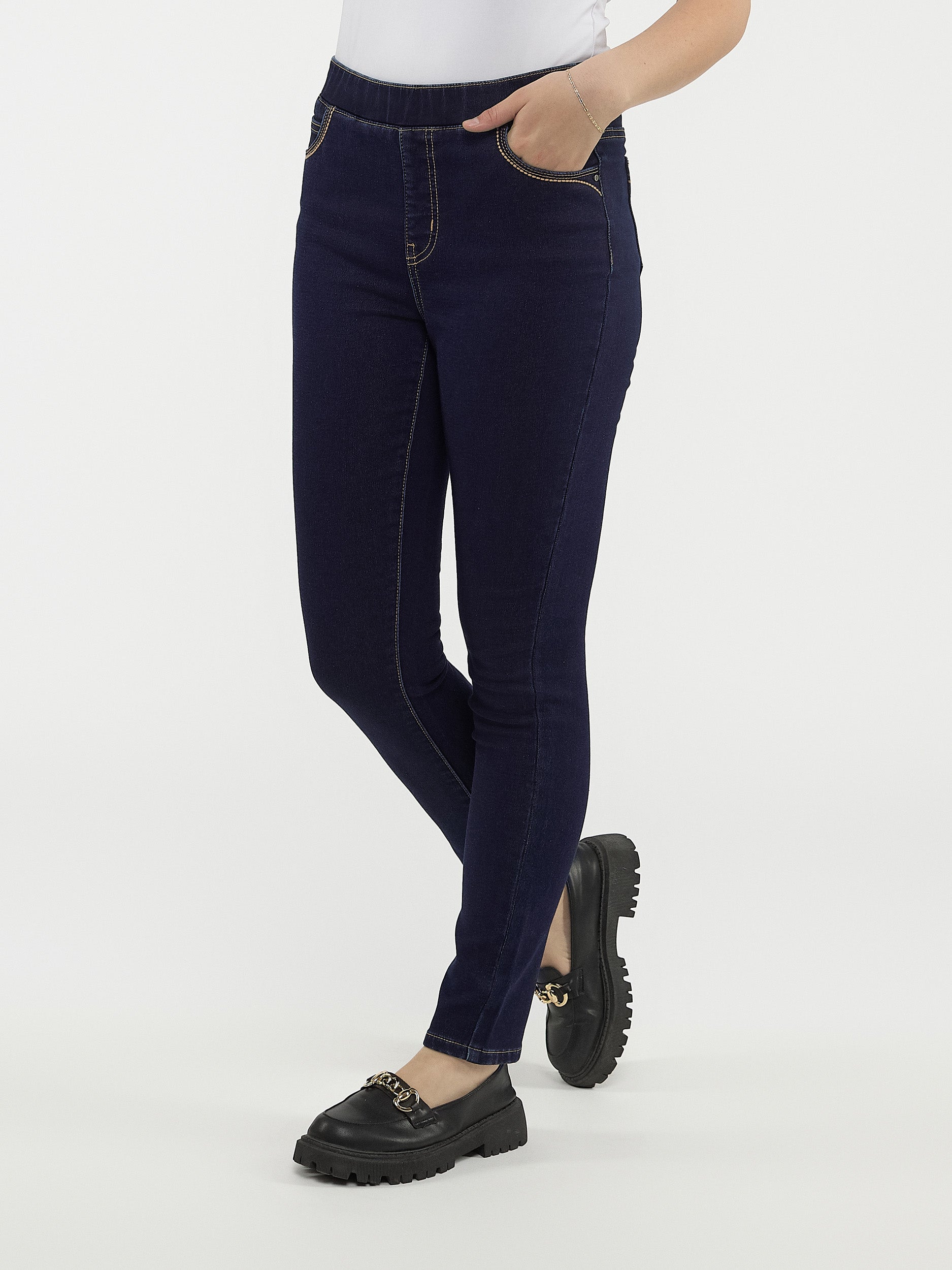 Jean étroit à enfiler – Le Grenier